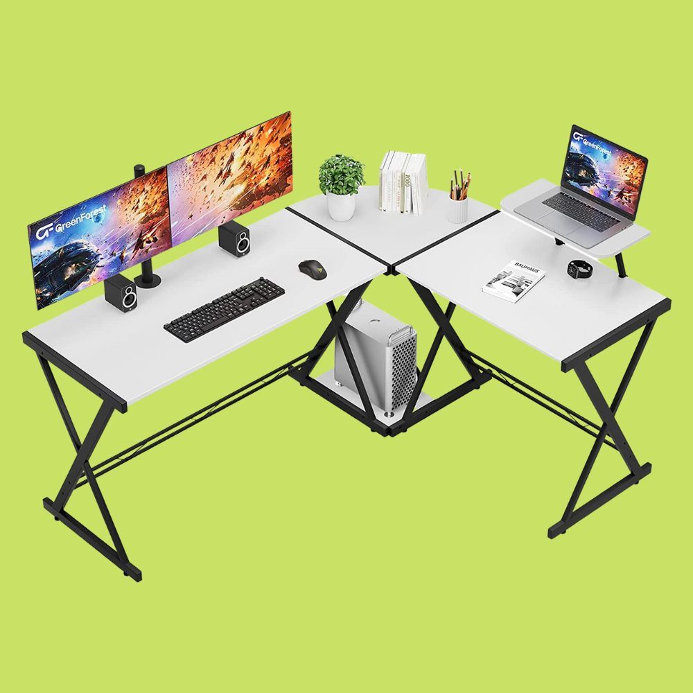 Level Up Your Gaming Setup with the Best White Gaming Desks!